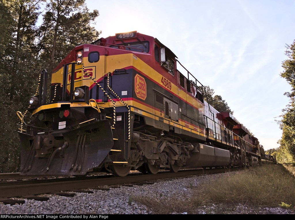 KCS AC44CW 4589 and ES44AC 4686